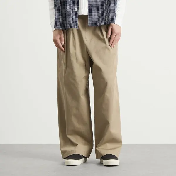 BEAMS New Wide Pleated Chino