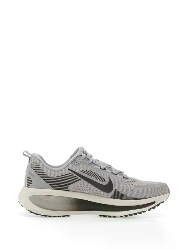 Nike Vomero 18 Sneakers