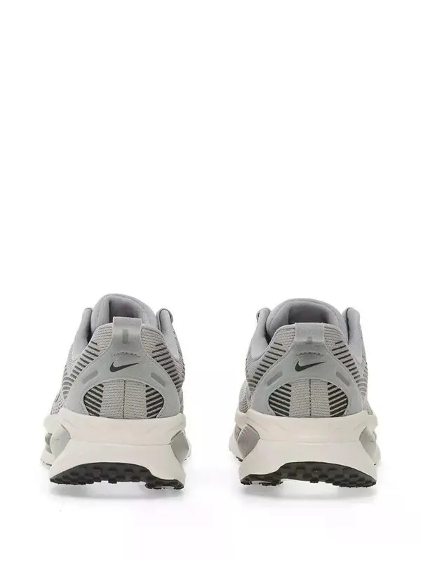 Nike Vomero 18 Sneakers