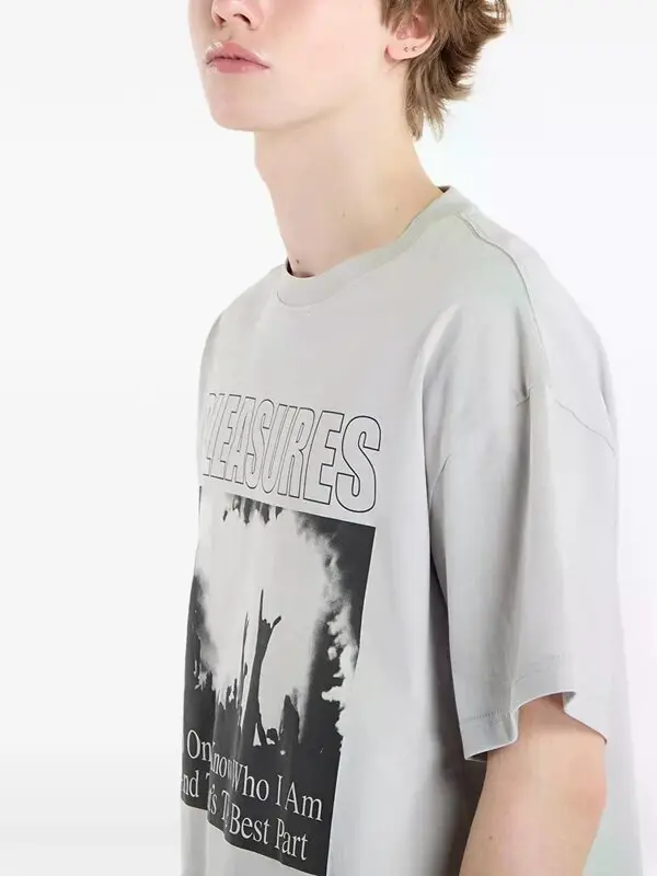 PLEASURES Incognito Short-sleeve T-shirt