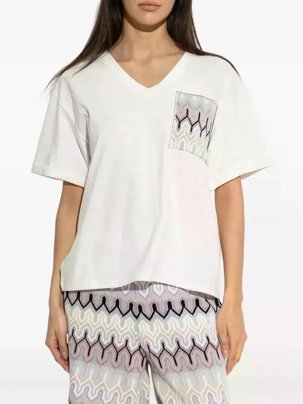 AKEP V-neck Patch-pocket T-shirt