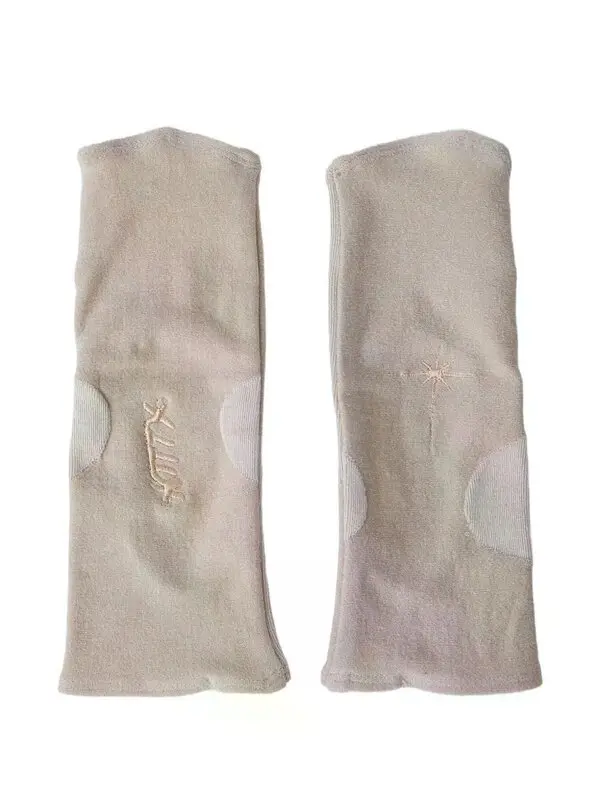 SKIN SERIES Logo Embroidery Socks - Neutrals