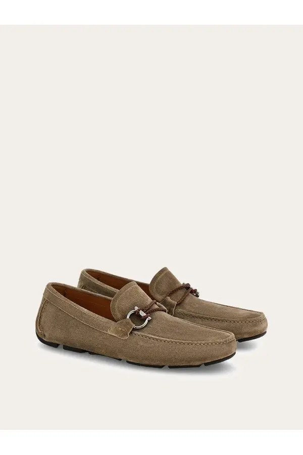 FERRAGAMO Gancini Ornament Driver Loafers - Red