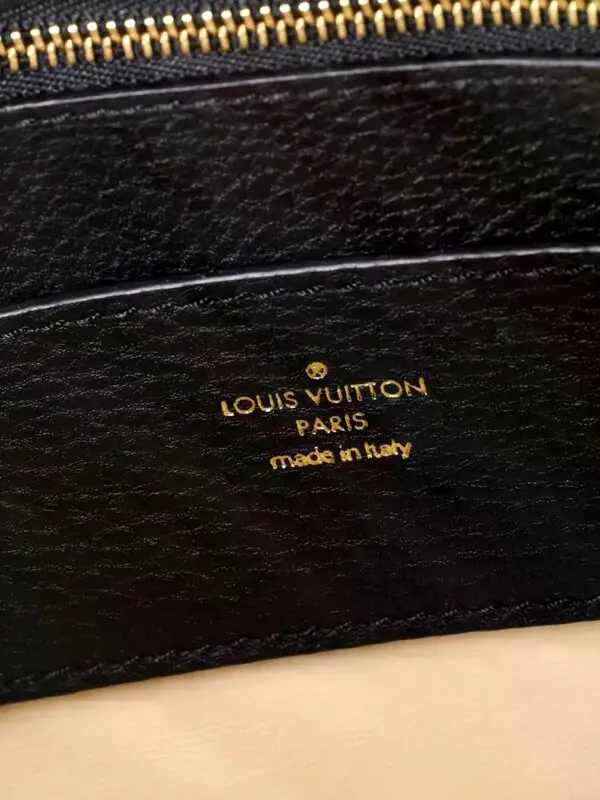 LOUIS VUITTON Pont 9 Soft Pm