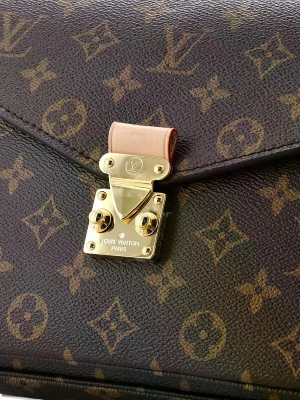 LOUIS VUITTON Pochette Metis Monogram Canvas - Brown