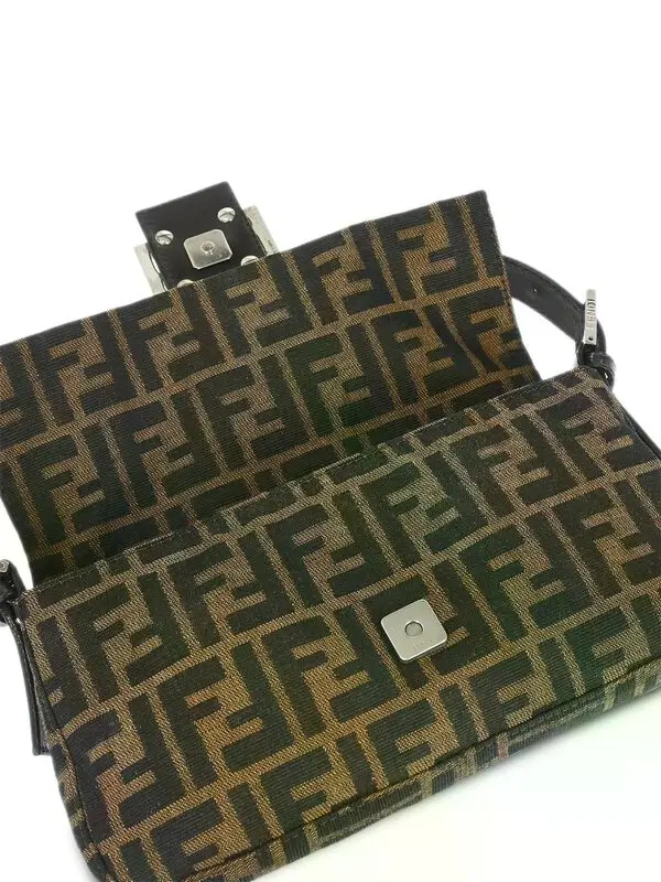 Fendi 2000 Baguette Zucca Handbag - Brown