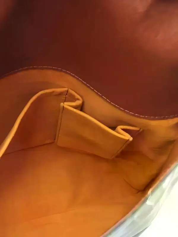 LOUIS VUITTON 2002 Musette Monogram Cross Body Bag