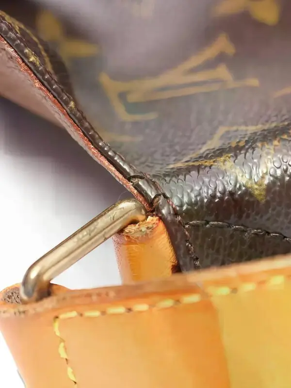 LOUIS VUITTON 2002 Musette Monogram Cross Body Bag