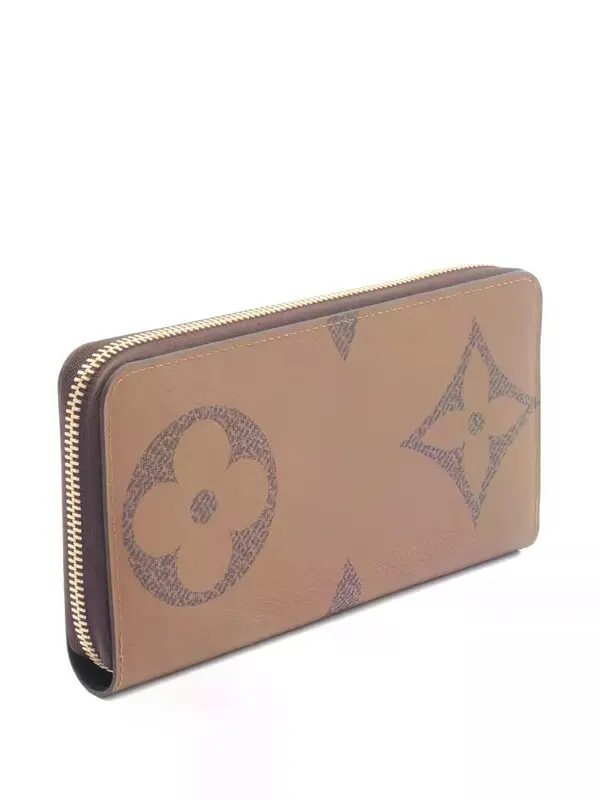 LOUIS VUITTON 2019 Zippy Wallet - Brown