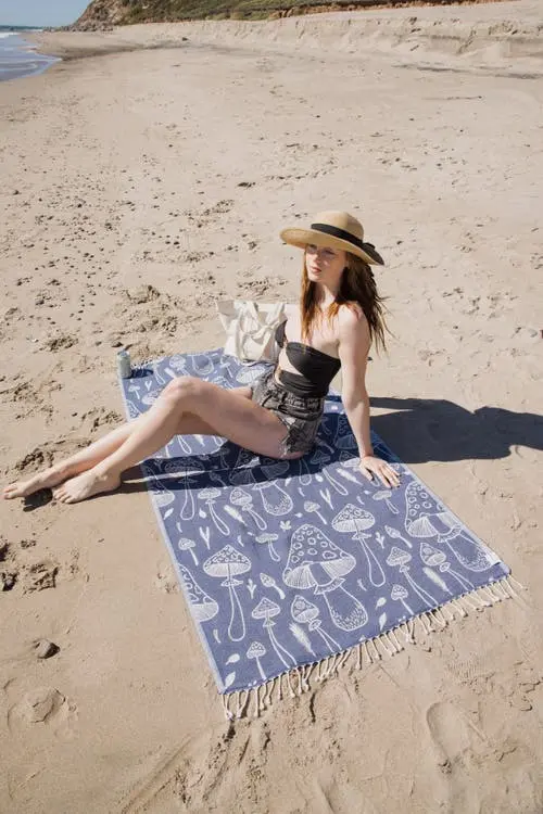 INFUSEZEN Mushroom Sand Resistant Organic Turkish Towel - Navy