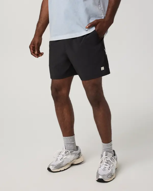 Vuori Banks Session Unlined Short - Black