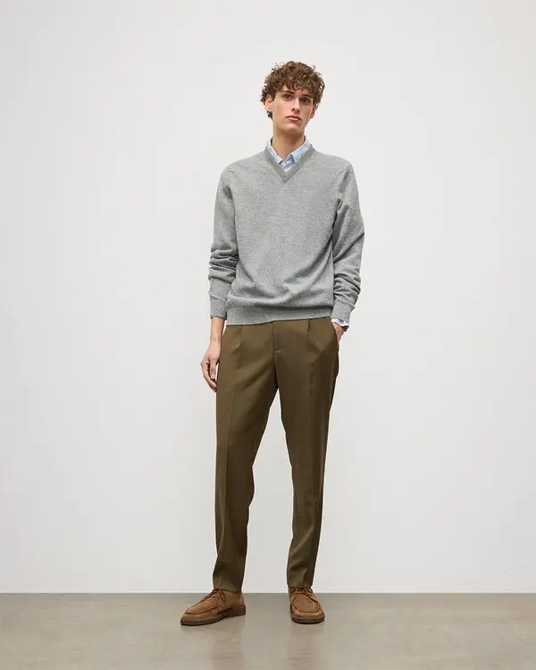 Johnstons Of Elgin Rory Classic Cashmere V-neck Jumper