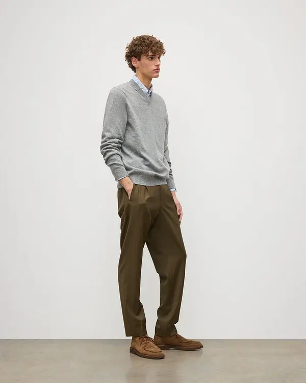 Johnstons Of Elgin Rory Classic Cashmere V-neck Jumper