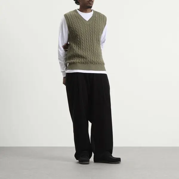 BEAMS Cable Knit V-neck Vest