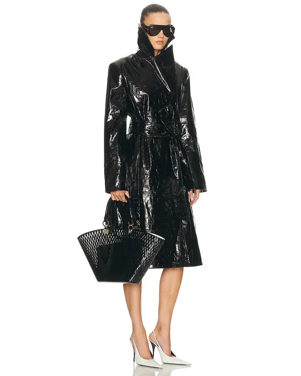 TOM FORD Cut Out Patent Leather Medium Panier Bag