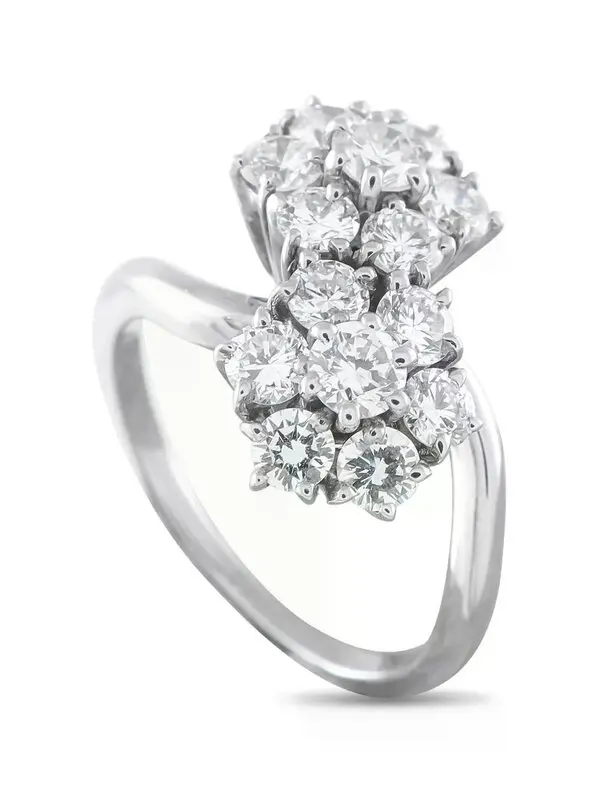 Van Cleef & Arpels Flower-shape Diamond Ring - Silver
