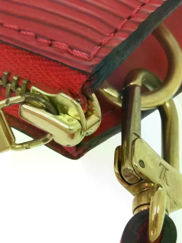LOUIS VUITTON 2001 Epi Pochette Accessoires - Red