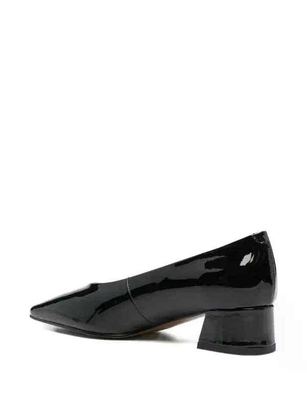 LINDA BAUMANN Point-toe Pumps