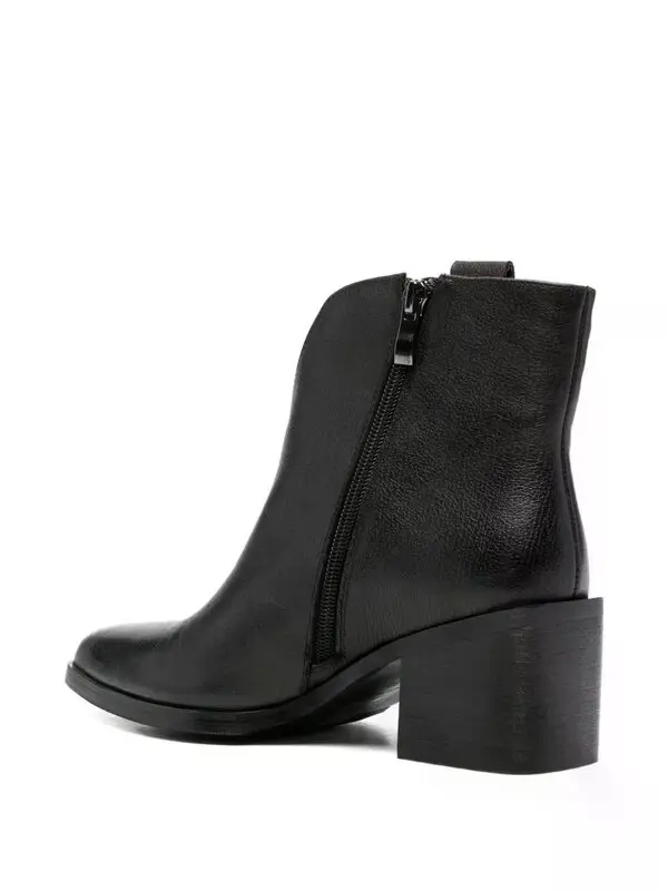 LINDA BAUMANN Pointed-toe Ankle Boots
