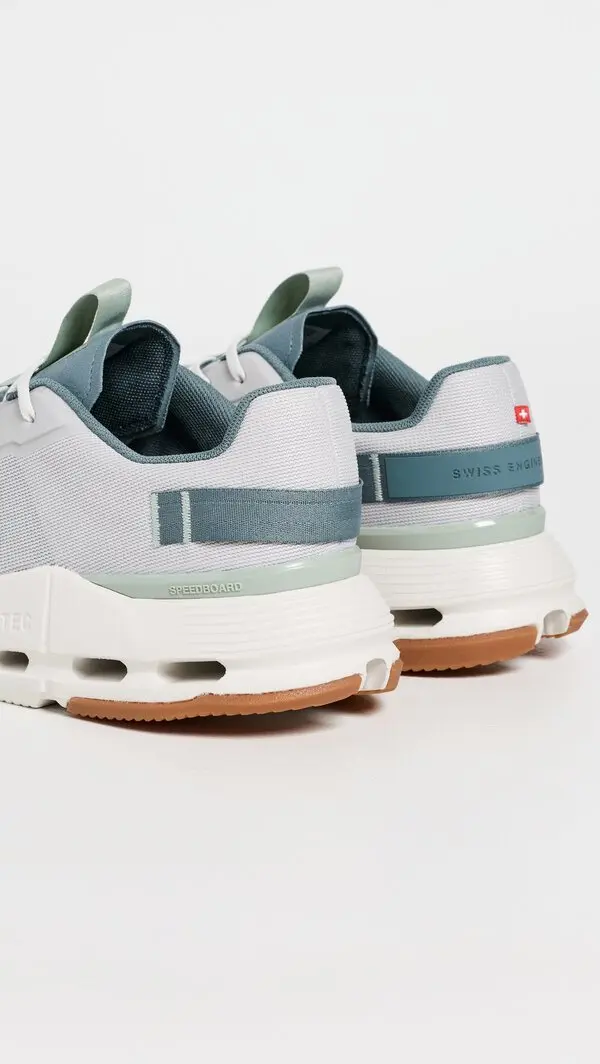 On Cloudnova Form 2 Sneakers - Wolf/tide