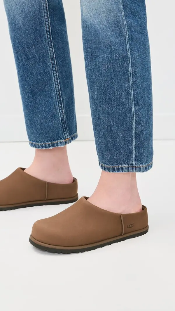 UGG Otzo Clogs - Dark Chestnut