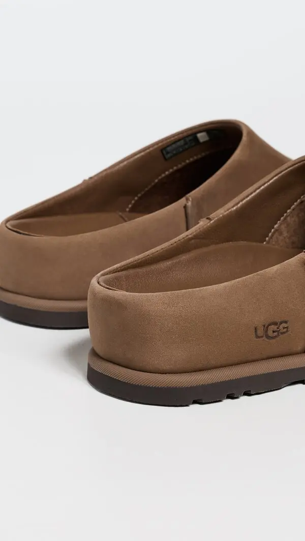 UGG Otzo Clogs - Dark Chestnut