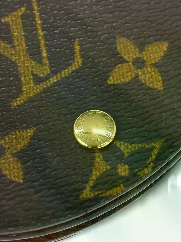 LOUIS VUITTON 2004 Gousset Monogram Coin Case