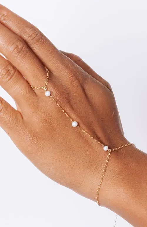 SET & STONES Bobbi Hand Chain With Freshwater Pearls