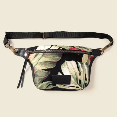 CASUPO Fanny Pack - Black Floral