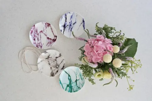 Prouna Marble Azure Canape Plate