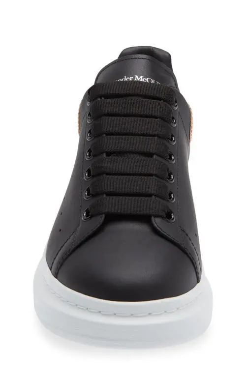 Alexander McQueen Oversized Sole Leather Sneaker - Blue