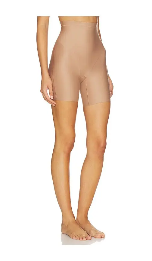SKIMS Body Cs Mid Rise Short - Sienna