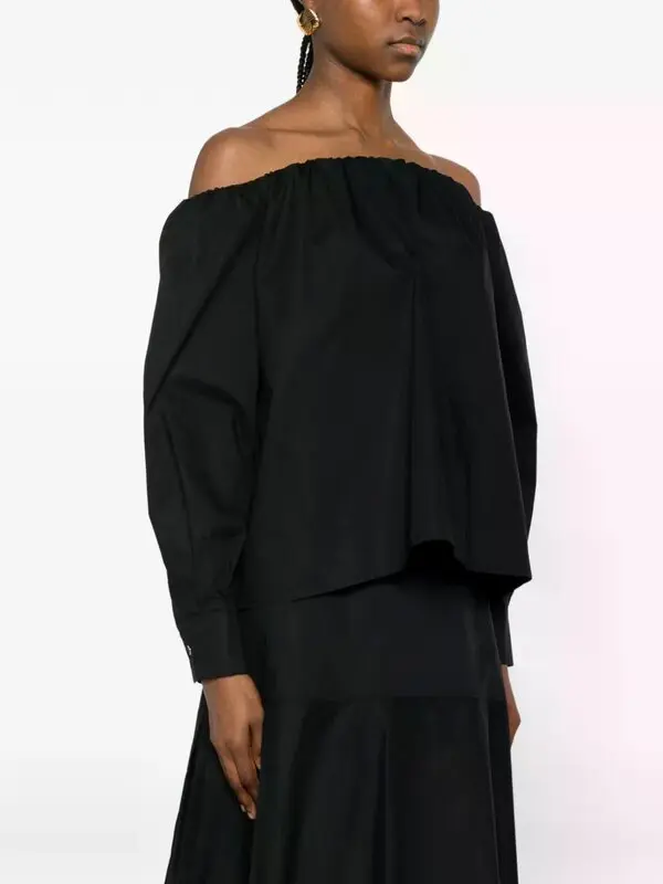 Sú Off-shoulder Blouse