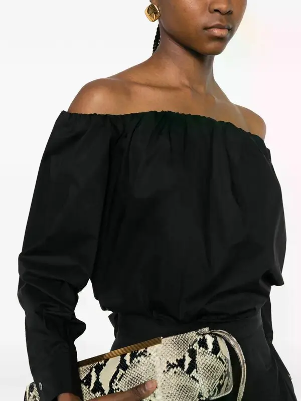 Sú Off-shoulder Blouse