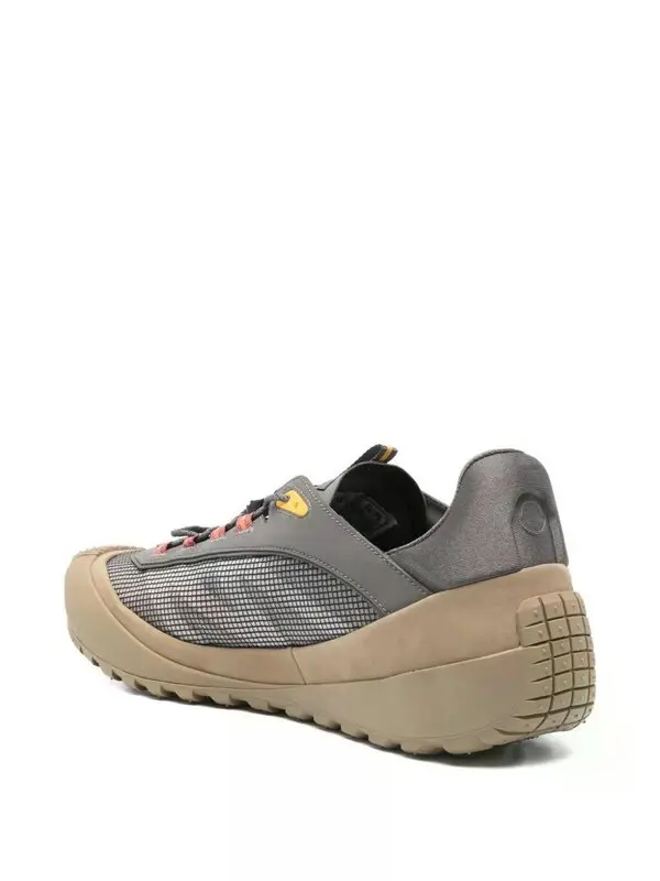 Moncler Trailgrip Lp Panelled Sneakers - Grey