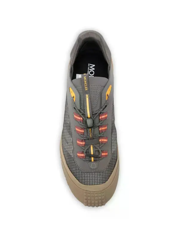 Moncler Trailgrip Lp Panelled Sneakers - Grey
