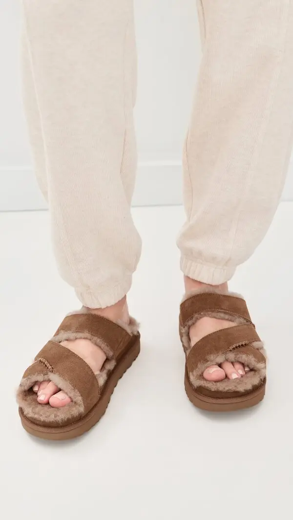 UGG Greenport Cross Strap Slides - Chestnut