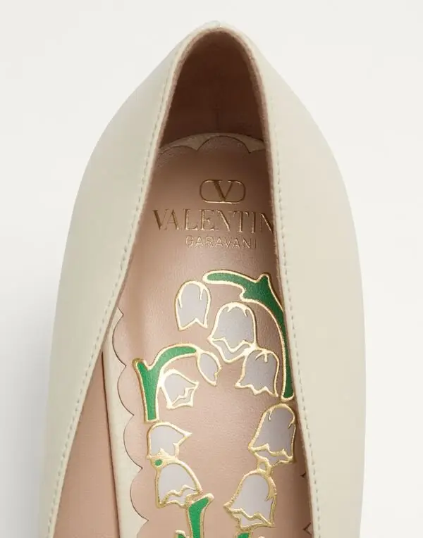 Valentino Garavani Bowow Kidskin Pumps - Ivory