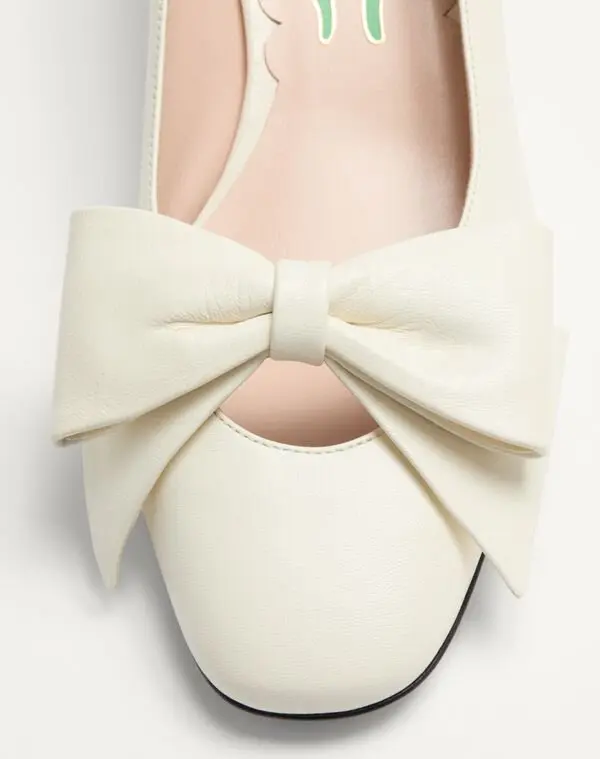 Valentino Garavani Bowow Kidskin Pumps - Ivory