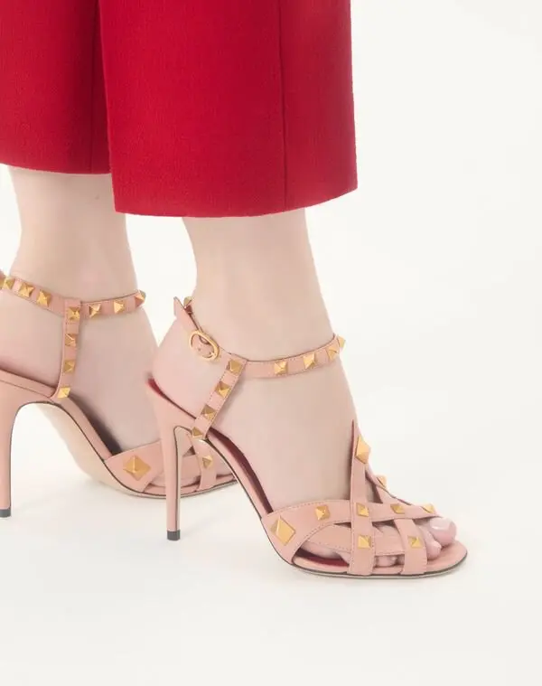 Valentino Garavani Studded Kidskin Sandal - Pink