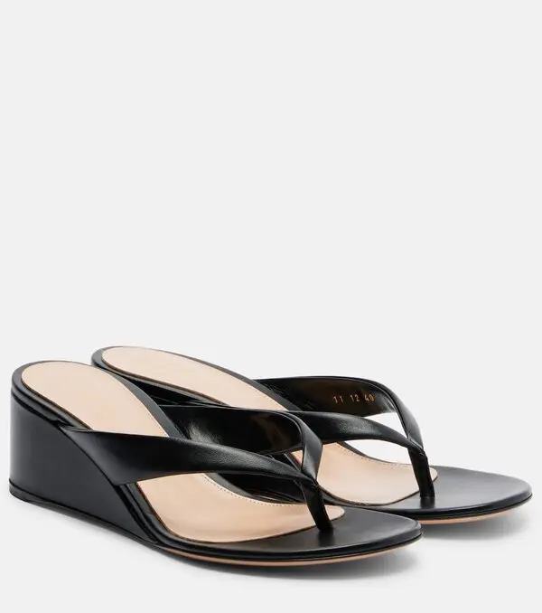 GIANVITO ROSSI Leather Wedge Thong Sandals - Black
