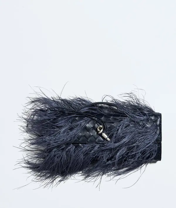 Bottega Veneta Intrecciato Top Handle Clutch With Ostrich Feathers - Midnight