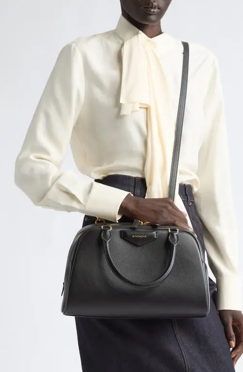 Givenchy Medium Antigona Soft Leather East/west Top Handle Bag - 001-black