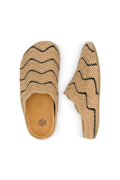 THE SAK Bolinas Crochet Ripple Clogs - Bamboo/black Ripple
