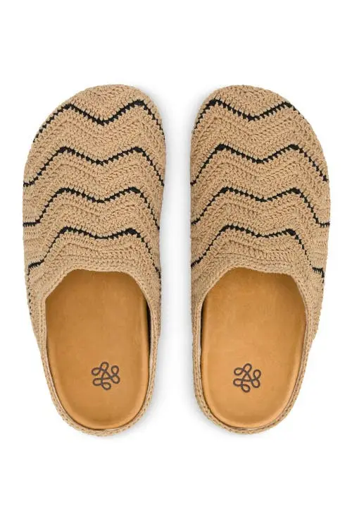 THE SAK Bolinas Crochet Ripple Clogs - Bamboo/black Ripple