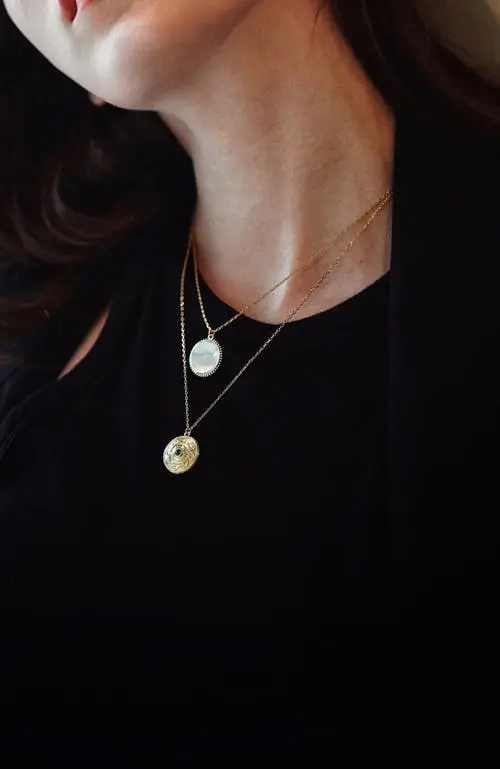 RETRO CHIC Compass Layered Necklace Set