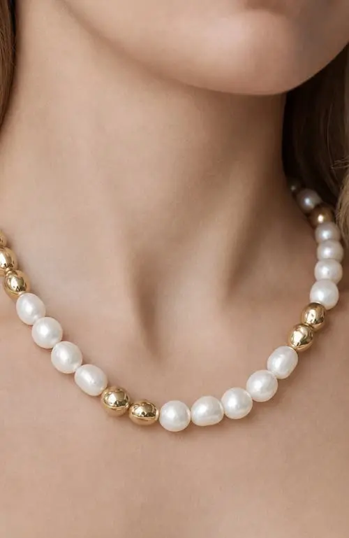 RETRO CHIC Eden Pearl Necklace With Tone Accents
