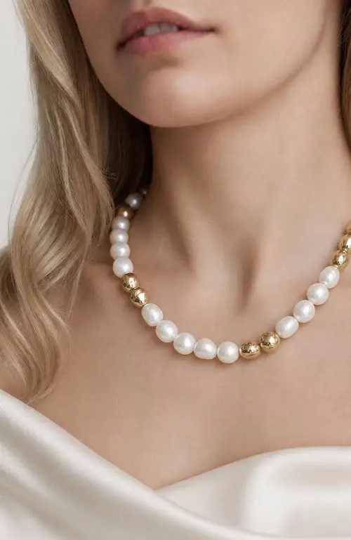RETRO CHIC Eden Pearl Necklace With Tone Accents