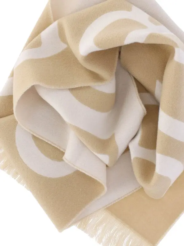 Burberry Reversible Scarf "b Shield - Beige