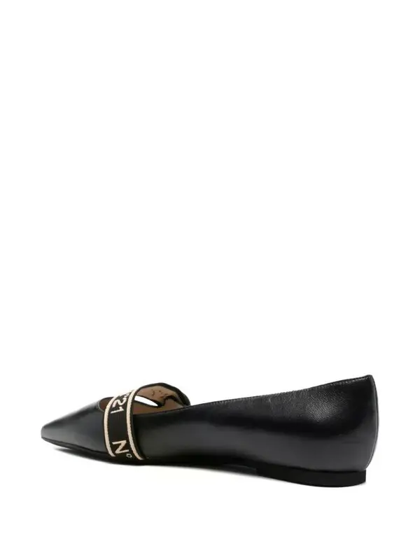 N°21 Pointed Strap Flat Pumps - Black